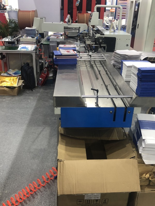 Dwn-520 Automatic Spiral Punching Machine , Double Loop Wire Binding Machine