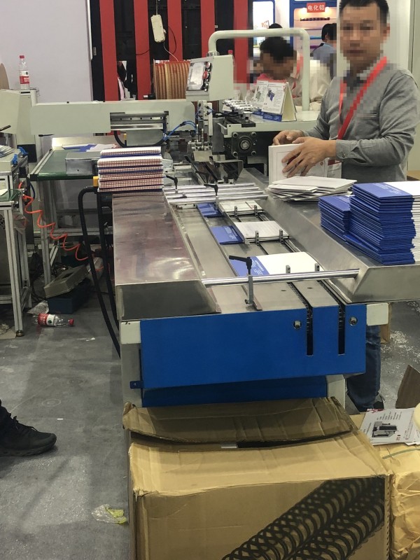 Dwn-520 Automatic Spiral Punching Machine , Double Loop Wire Binding Machine