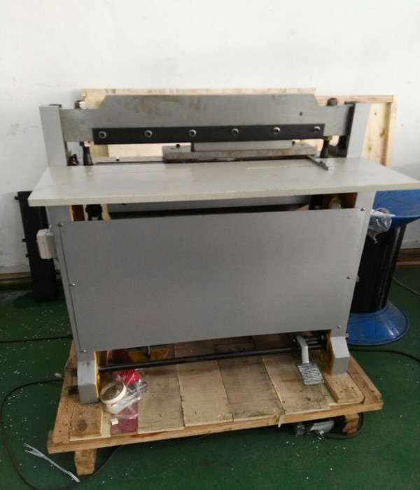 5tons A4 Paper Punching Machine , Nanbo Hard Cover Maker Machine